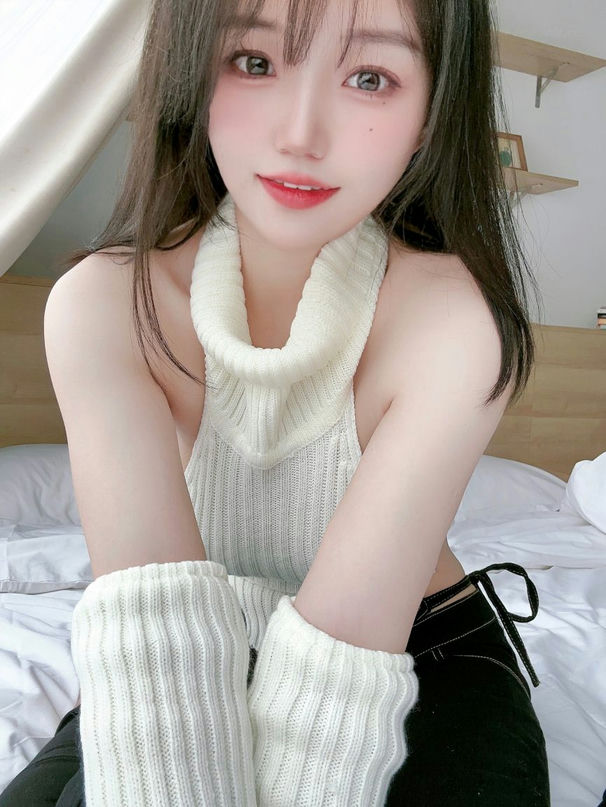 小仓千代w - 2022年12月fantia会员合集（7期）[76P3V294MB] - 黑夜姐姐