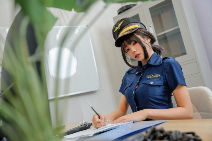 咬一口兔娘-『乌龙女警』&Good-nightKiss[73P1V-1.93G] - 黑夜姐姐